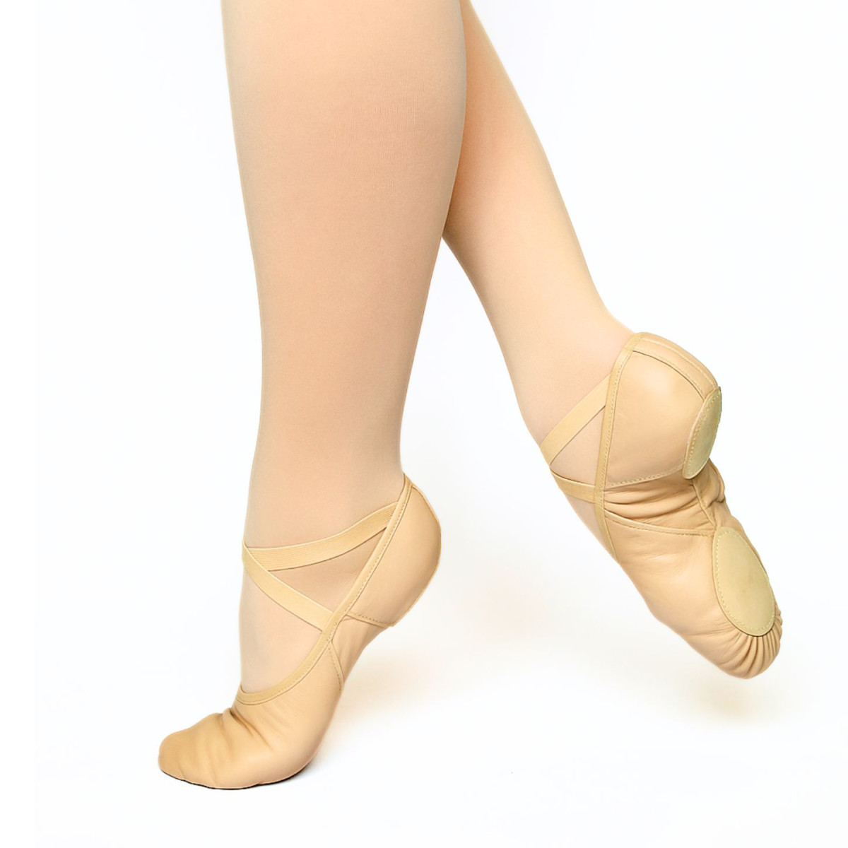Leather soft ballet shoe for intermediate/advanced dancers.