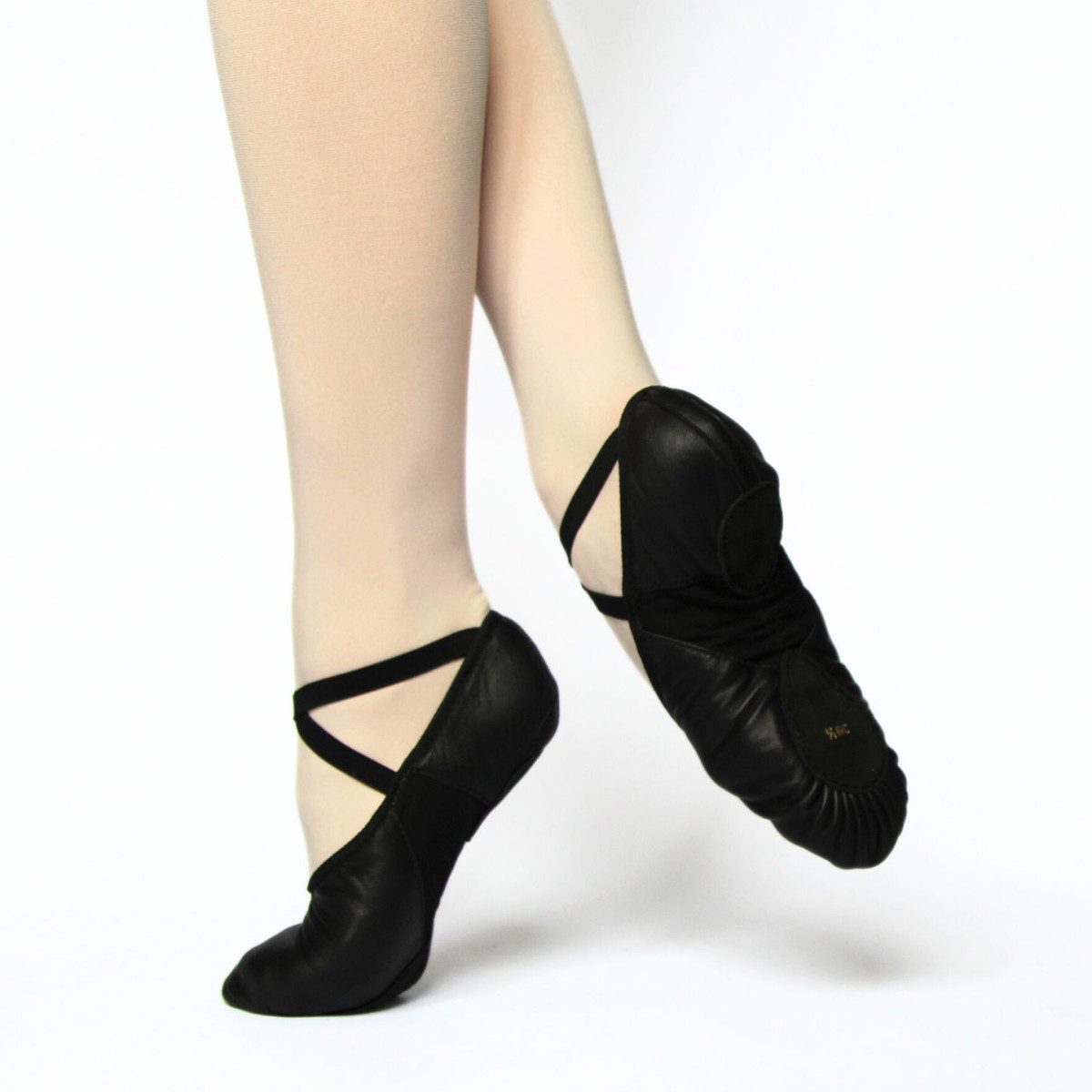 Leather soft ballet shoe for dancers of every level